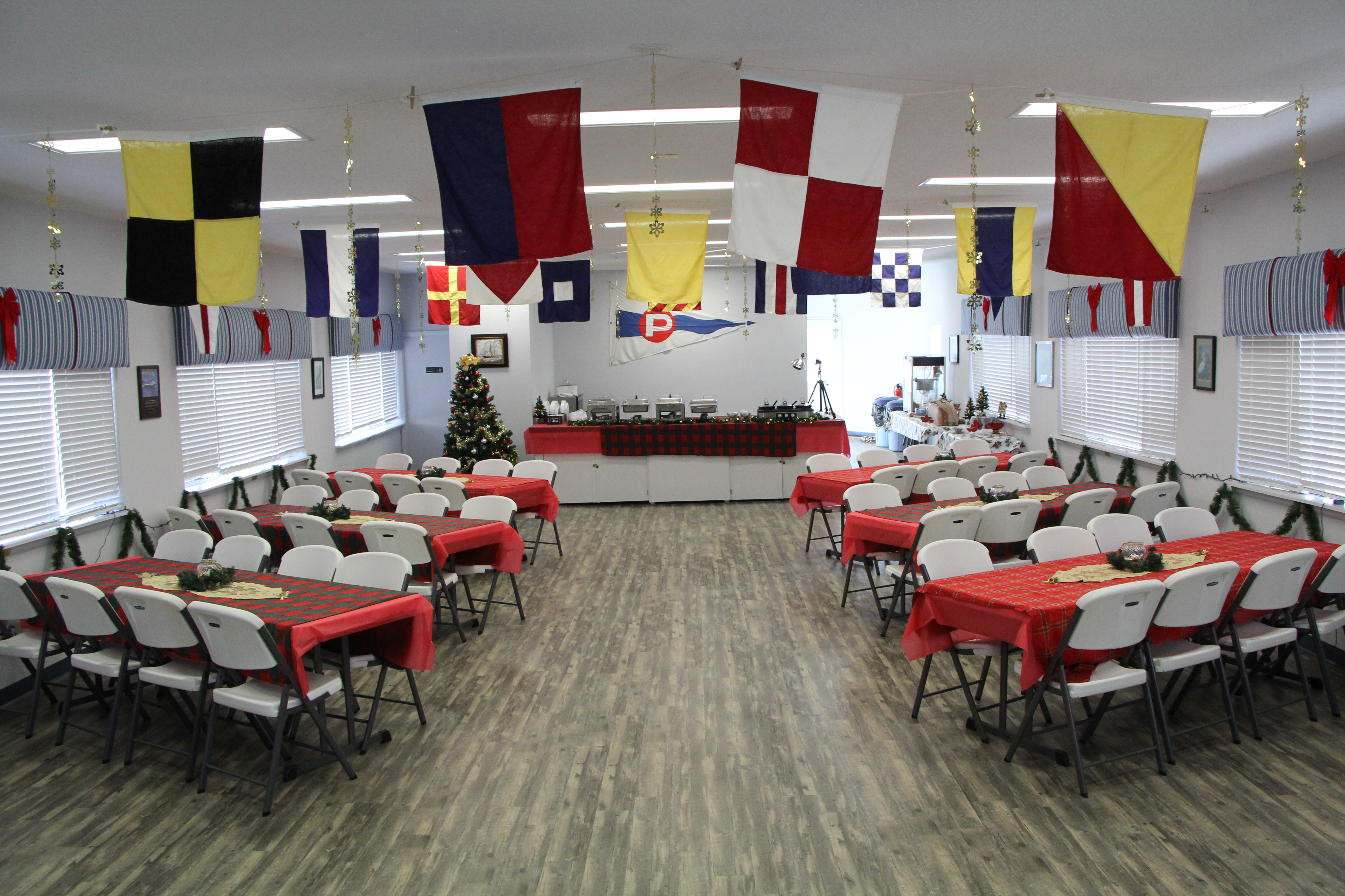 Clubhouse decorations (1) – Palatka Yacht Club